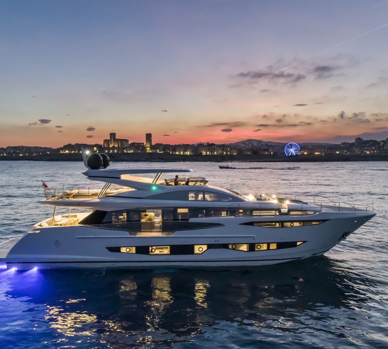 Yacht Pearl 95, Pearl Yachts | CHARTERWORLD Luxury Superyacht Charters